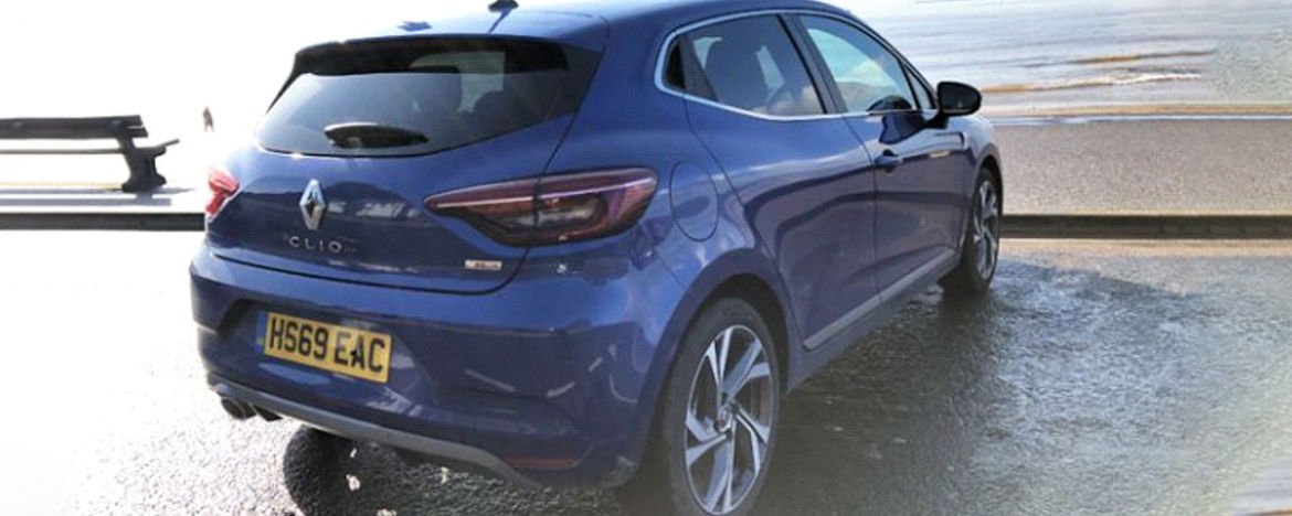 Drive with us: Test driving the new Renault Clio | Carparison