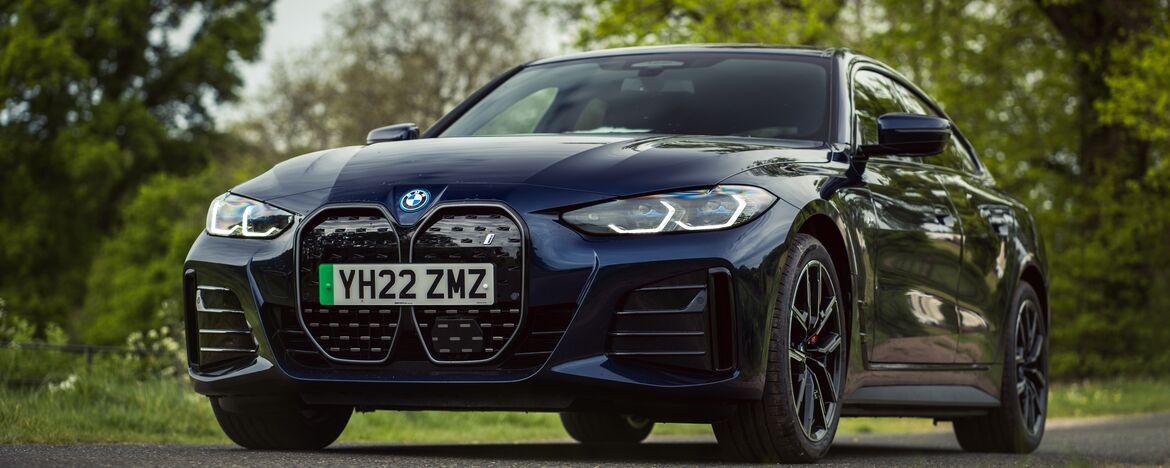 Drive with us: BMW i4 eDrive 40 M Sport Review | Carparison